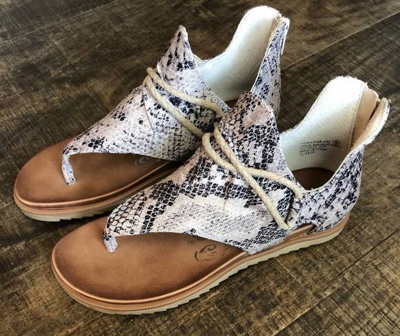 Very G | Shoes | New Very G Sparta Sandal In Snake | Poshmark